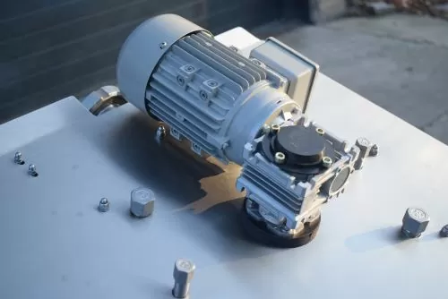 Vacuum jacketed agitated vessel reactor